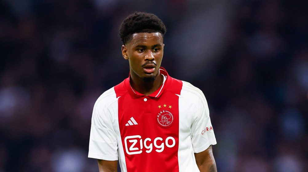 Ajax Star Spotted at Anfield: All You Need to Know About Jorrel Hato ...